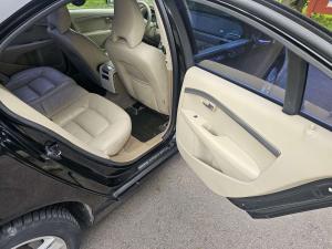 Black Volvo S80 2010 in Silute, with an engine capacity of 2.40 L and mileage of 419 thousand km for 3000 €, photo 13 on AUTOMOTO.COM.LV