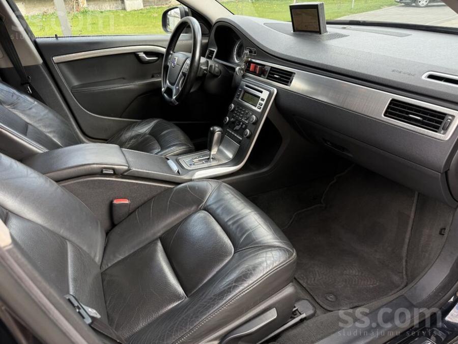 Melns Volvo S80 2010 Rīga, ar dzinēja tilpumu 2.00 L un nobraukumu 374 tūkst. km par 3400 €, foto 13 vietnē AUTOMOTO.COM.LV
