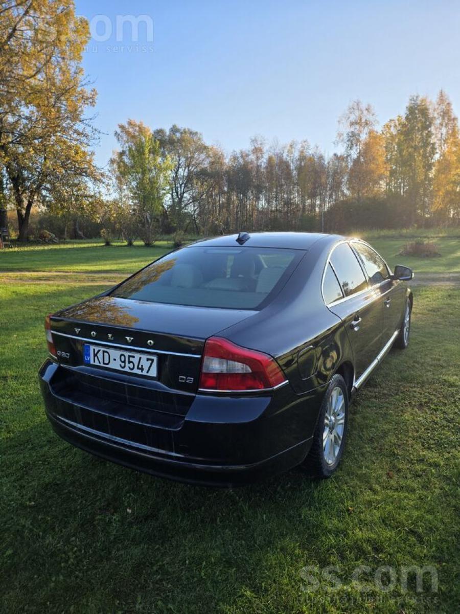 Melns Volvo S80 2010 Rēzekne, ar dzinēja tilpumu 2.00 L un nobraukumu 380 tūkst. km par 6400 €, foto 4 vietnē AUTOMOTO.COM.LV