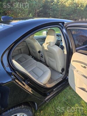 Melns Volvo S80 2010 Rēzekne, ar dzinēja tilpumu 2.00 L un nobraukumu 380 tūkst. km par 6400 €, foto 6 vietnē AUTOMOTO.COM.LV