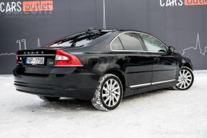 Black Volvo S80 2011 in Riga, with an engine capacity of 2.00 L and mileage of 473 thousand km for 4990 €, photo 7 on AUTOMOTO.COM.LV