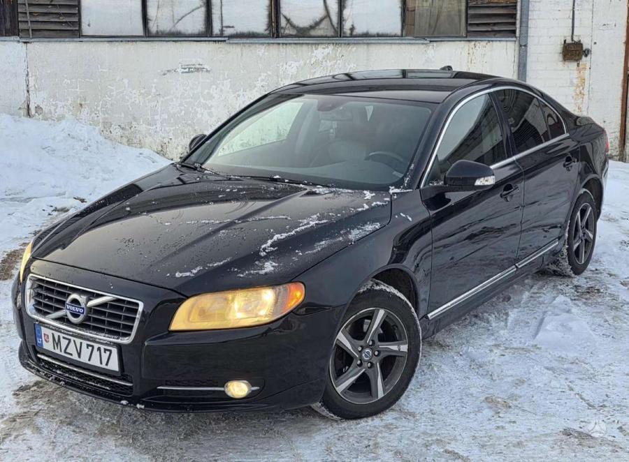 Black Volvo S80 2011 in Vilnius, with an engine capacity of 1.98 L and mileage of 365 thousand km for 4100 €, photo 1 on AUTOMOTO.COM.LV