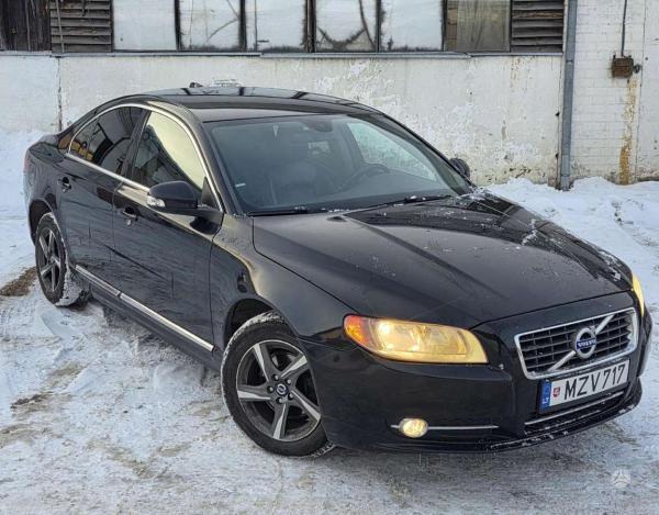 Black Volvo S80 2011 in Vilnius, with an engine capacity of 1.98 L and mileage of 365 thousand km for 4100 €, photo 2 on AUTOMOTO.COM.LV