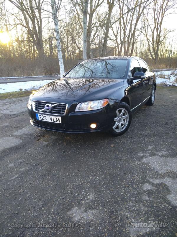 Melns Volvo S80 2011 Tallina, ar dzinēja tilpumu 2.00 L un nobraukumu 326 tūkst. km par 7000 €, foto 3 vietnē AUTOMOTO.COM.LV