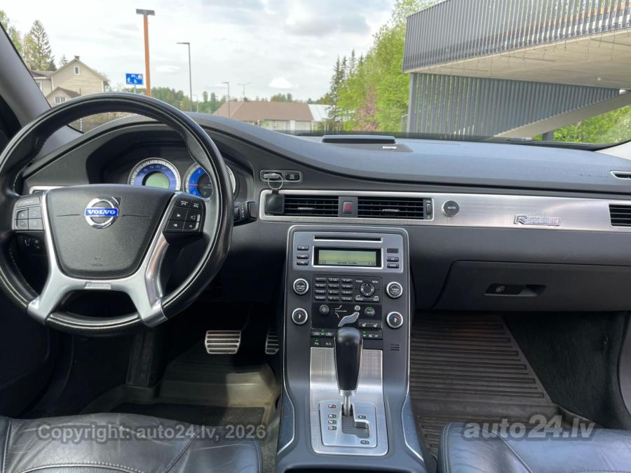 Melns Volvo S80 2011 Pelva, ar dzinēja tilpumu 2.40 L un nobraukumu 313 tūkst. km par 8500 €, foto 15 vietnē AUTOMOTO.COM.LV