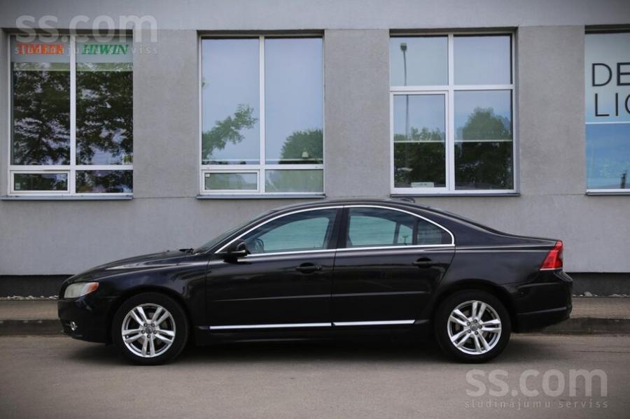 Black Volvo S80 2011 in Riga, with an engine capacity of 2.00 L and mileage of 341 thousand km for 3995 €, photo 3 on AUTOMOTO.COM.LV