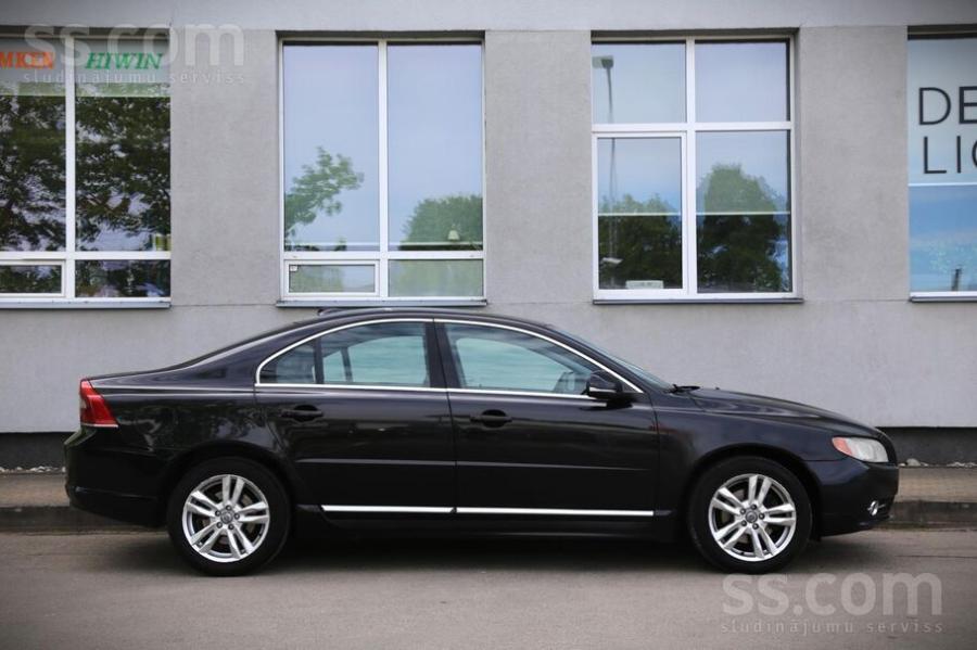 Black Volvo S80 2011 in Riga, with an engine capacity of 2.00 L and mileage of 341 thousand km for 3995 €, photo 4 on AUTOMOTO.COM.LV