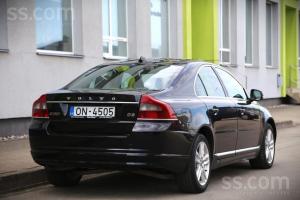 Black Volvo S80 2011 in Riga, with an engine capacity of 2.00 L and mileage of 341 thousand km for 3995 €, photo 5 on AUTOMOTO.COM.LV