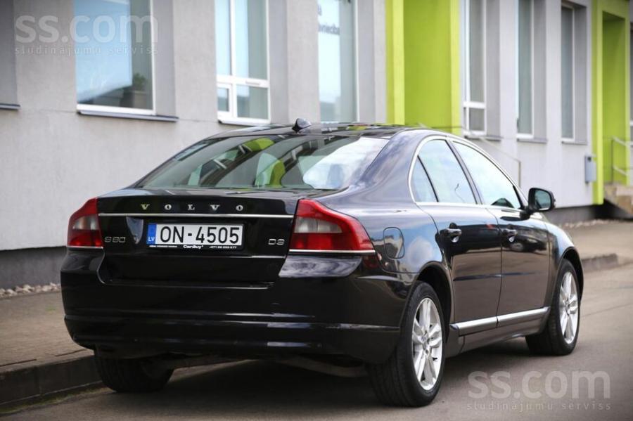 Black Volvo S80 2011 in Riga, with an engine capacity of 2.00 L and mileage of 341 thousand km for 3995 €, photo 5 on AUTOMOTO.COM.LV