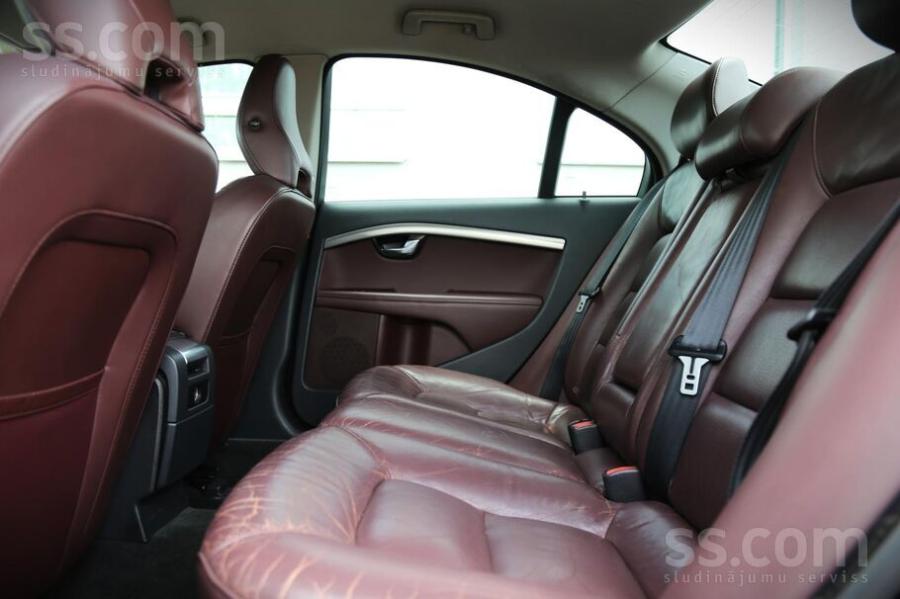 Black Volvo S80 2011 in Riga, with an engine capacity of 2.00 L and mileage of 341 thousand km for 3995 €, photo 11 on AUTOMOTO.COM.LV
