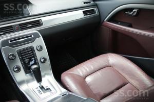 Black Volvo S80 2011 in Riga, with an engine capacity of 2.00 L and mileage of 341 thousand km for 3995 €, photo 15 on AUTOMOTO.COM.LV