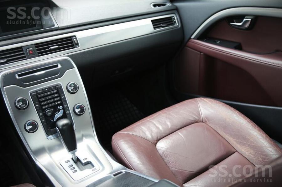 Black Volvo S80 2011 in Riga, with an engine capacity of 2.00 L and mileage of 341 thousand km for 3995 €, photo 15 on AUTOMOTO.COM.LV