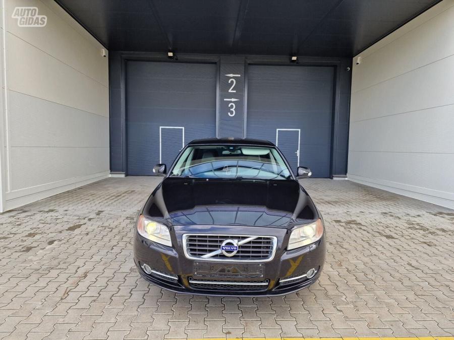 Black Volvo S80 2011 in Vilnius, with an engine capacity of 2.00 L and mileage of 240 thousand km for 6750 €, photo 5 on AUTOMOTO.COM.LV