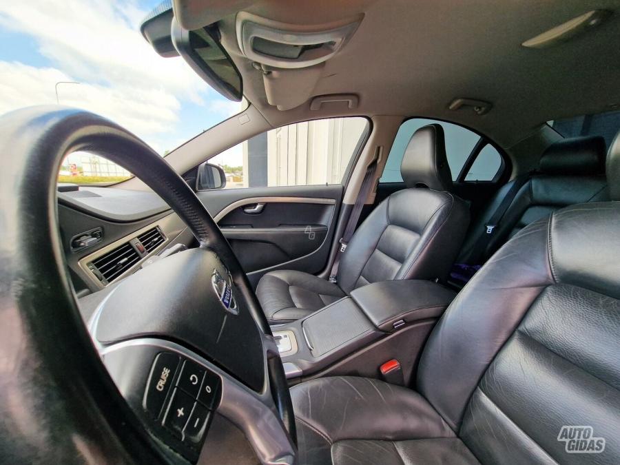 Black Volvo S80 2011 in Vilnius, with an engine capacity of 2.00 L and mileage of 240 thousand km for 6750 €, photo 16 on AUTOMOTO.COM.LV