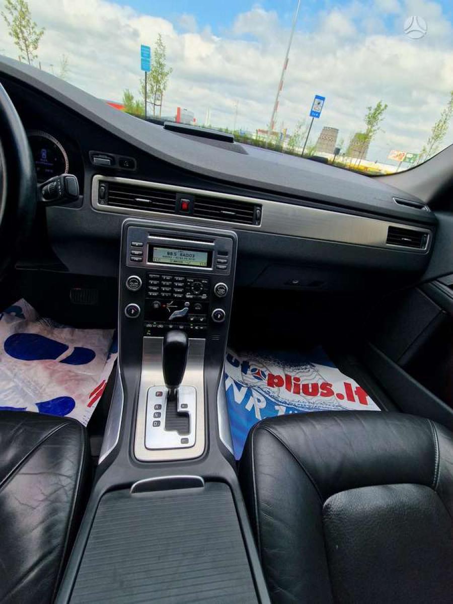 Black Volvo S80 2011 in Vilnius, with an engine capacity of 1.98 L and mileage of 228 thousand km for 5950 €, photo 10 on AUTOMOTO.COM.LV