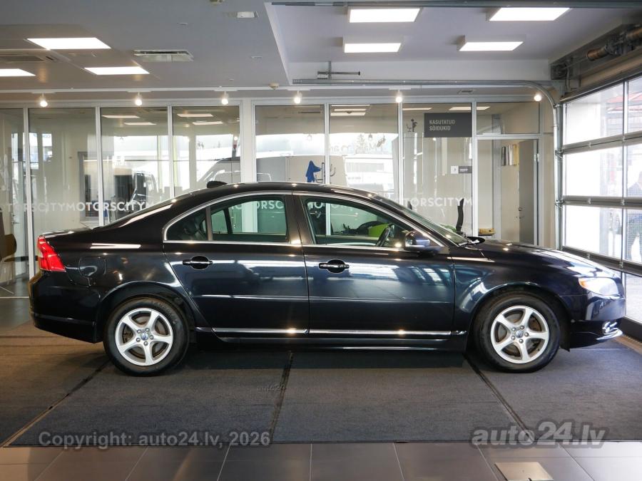 Melns Volvo S80 2011 Tallina, ar dzinēja tilpumu 2.00 L un nobraukumu 313 tūkst. km par 4990 €, foto 3 vietnē AUTOMOTO.COM.LV