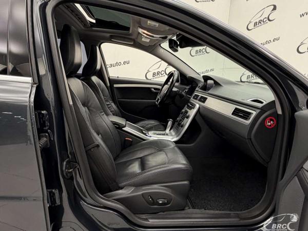 Melns Volvo S80 2011 Viļņa, ar dzinēja tilpumu 2.95 L un nobraukumu 162 tūkst. km par 7000 €, foto 5 vietnē AUTOMOTO.COM.LV