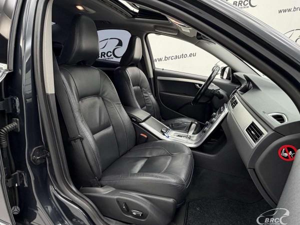 Melns Volvo S80 2011 Viļņa, ar dzinēja tilpumu 2.95 L un nobraukumu 162 tūkst. km par 7000 €, foto 8 vietnē AUTOMOTO.COM.LV