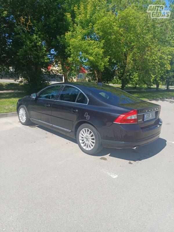 Black Volvo S80 2011 in Siauliai, with an engine capacity of 2.40 L and mileage of 290 thousand km for 6200 €, photo 5 on AUTOMOTO.COM.LV