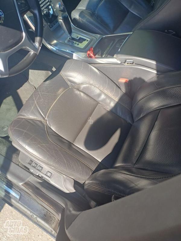 Black Volvo S80 2011 in Siauliai, with an engine capacity of 2.40 L and mileage of 290 thousand km for 6200 €, photo 7 on AUTOMOTO.COM.LV