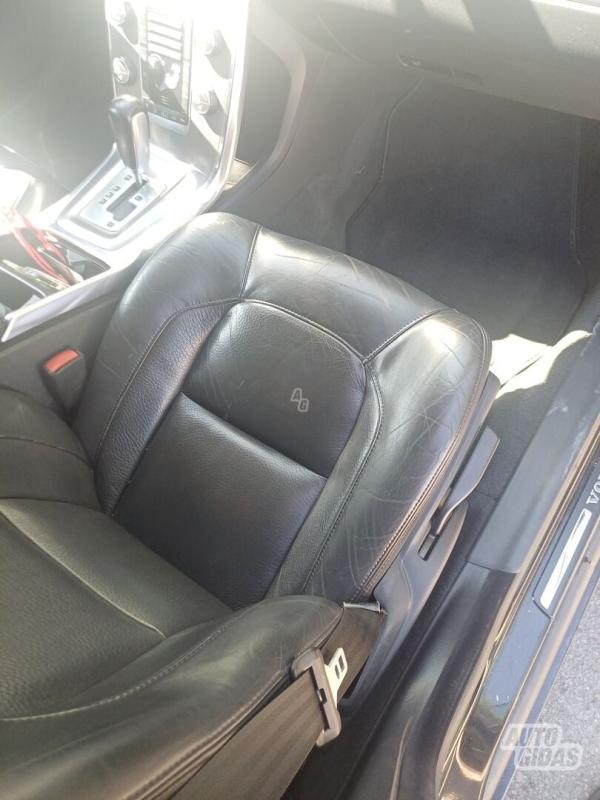 Black Volvo S80 2011 in Siauliai, with an engine capacity of 2.40 L and mileage of 290 thousand km for 6200 €, photo 9 on AUTOMOTO.COM.LV