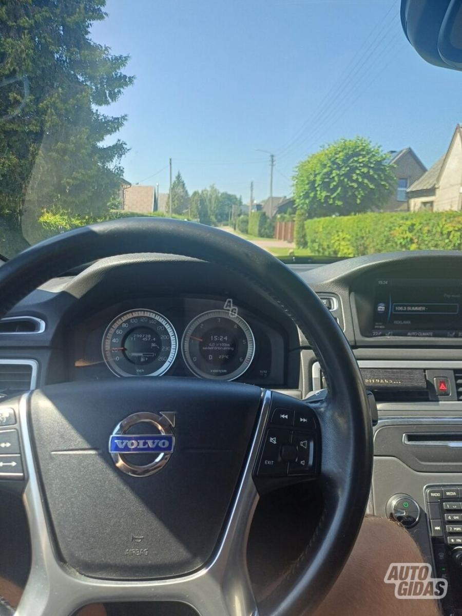 Black Volvo S80 2011 in Siauliai, with an engine capacity of 2.40 L and mileage of 290 thousand km for 6200 €, photo 14 on AUTOMOTO.COM.LV