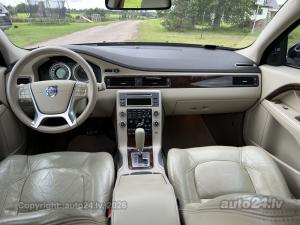Black Volvo S80 2011 in Viljandi, with an engine capacity of 2.40 L and mileage of 282 thousand km for 10000 €, photo 9 on AUTOMOTO.COM.LV