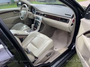 Black Volvo S80 2011 in Viljandi, with an engine capacity of 2.40 L and mileage of 282 thousand km for 10000 €, photo 10 on AUTOMOTO.COM.LV
