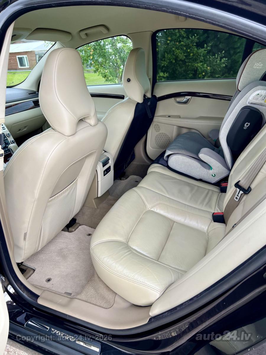 Black Volvo S80 2011 in Viljandi, with an engine capacity of 2.40 L and mileage of 282 thousand km for 10000 €, photo 11 on AUTOMOTO.COM.LV