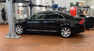 Black Volvo S80 2011 in Viljandi, with an engine capacity of 2.40 L and mileage of 282 thousand km for 10000 €, photo 13 on AUTOMOTO.COM.LV