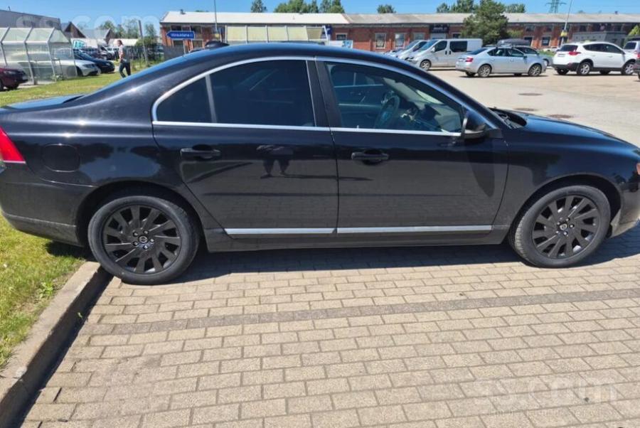 Melns Volvo S80 2011 Rīga, ar dzinēja tilpumu 2.40 L un nobraukumu 375 tūkst. km par 5800 €, foto 8 vietnē AUTOMOTO.COM.LV