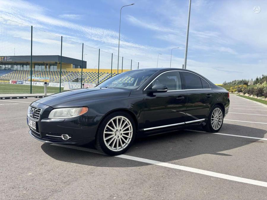 Black Volvo S80 2011 in Vilnius, with an engine capacity of 2.95 L and mileage of 162 thousand km for 6990 €, photo 6 on AUTOMOTO.COM.LV