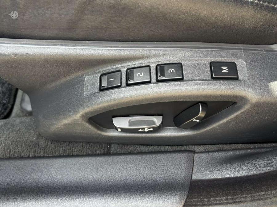 Black Volvo S80 2011 in Vilnius, with an engine capacity of 2.95 L and mileage of 162 thousand km for 6990 €, photo 8 on AUTOMOTO.COM.LV