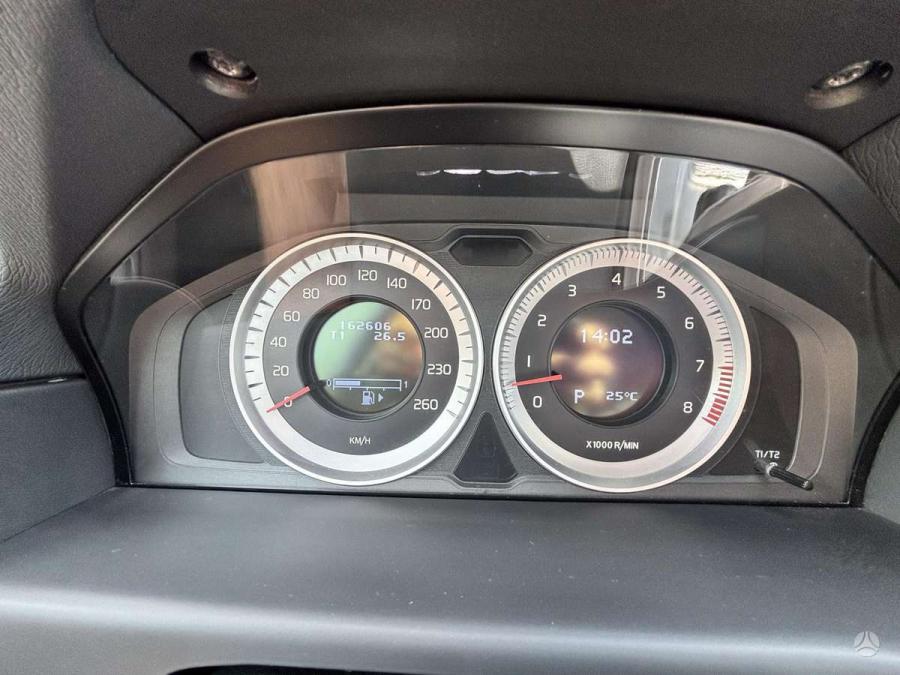 Black Volvo S80 2011 in Vilnius, with an engine capacity of 2.95 L and mileage of 162 thousand km for 6990 €, photo 10 on AUTOMOTO.COM.LV