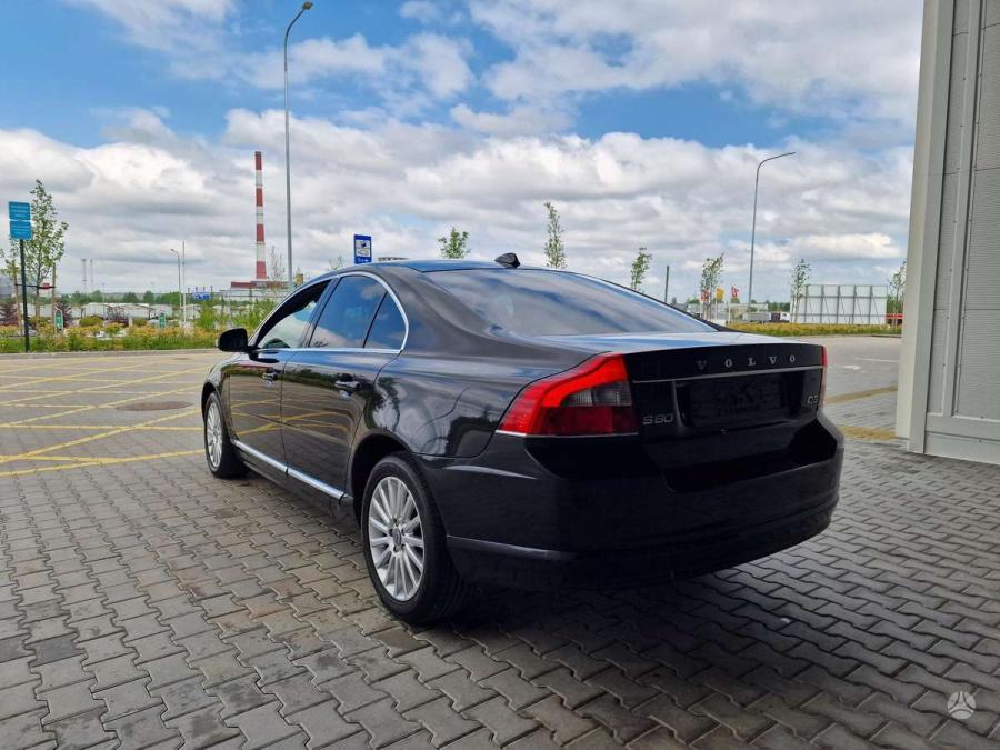 Melns Volvo S80 2011 Viļņa, ar dzinēja tilpumu 1.98 L un nobraukumu 237 tūkst. km par 5790 €, foto 6 vietnē AUTOMOTO.COM.LV