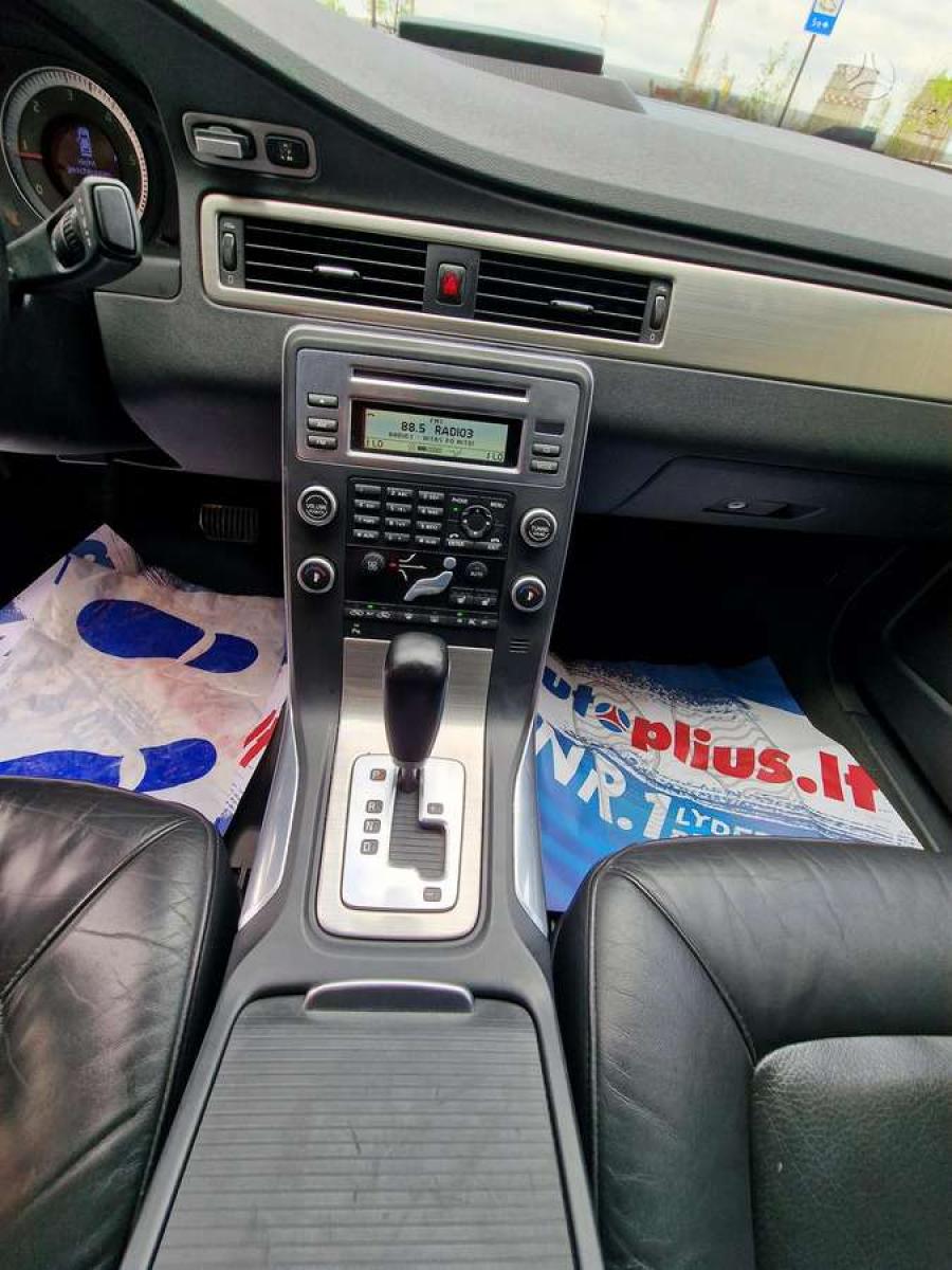 Melns Volvo S80 2011 Viļņa, ar dzinēja tilpumu 1.98 L un nobraukumu 237 tūkst. km par 5790 €, foto 11 vietnē AUTOMOTO.COM.LV
