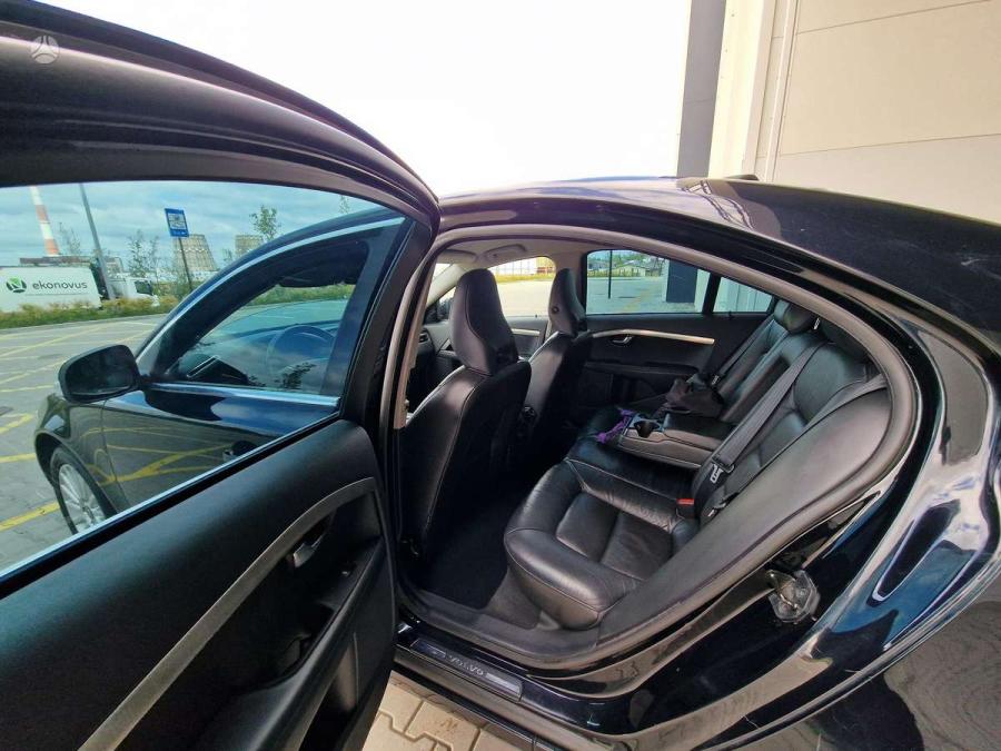 Melns Volvo S80 2011 Viļņa, ar dzinēja tilpumu 1.98 L un nobraukumu 237 tūkst. km par 5790 €, foto 14 vietnē AUTOMOTO.COM.LV