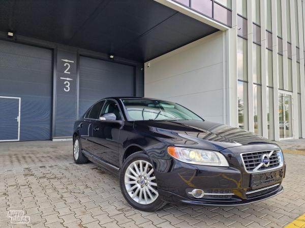 Black Volvo S80 2011 in Vilnius, with an engine capacity of 2.00 L and mileage of 240 thousand km for 5499 €, photo 4 on AUTOMOTO.COM.LV