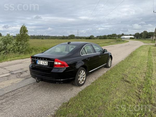 Melns Volvo S80 2012 Rīga, ar dzinēja tilpumu 2.00 L un nobraukumu 270 tūkst. km par 4700 €, foto 2 vietnē AUTOMOTO.COM.LV