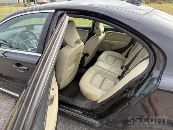 Melns Volvo S80 2012 Rīga, ar dzinēja tilpumu 2.00 L un nobraukumu 270 tūkst. km par 4700 €, foto 10 vietnē AUTOMOTO.COM.LV