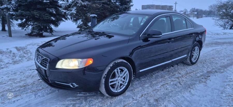 Black Volvo S80 2012 in Marijampole, with an engine capacity of 2.40 L and mileage of 295 thousand km for 5950 €, photo 3 on AUTOMOTO.COM.LV