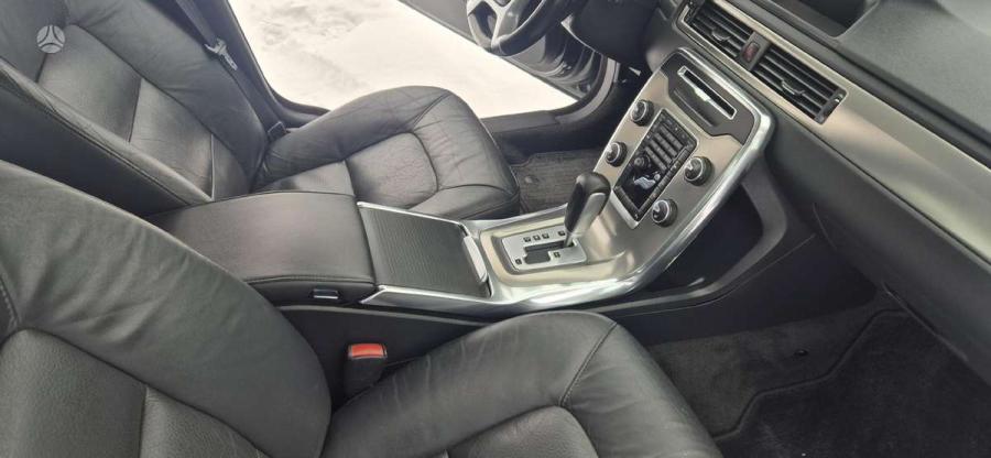 Black Volvo S80 2012 in Marijampole, with an engine capacity of 2.40 L and mileage of 295 thousand km for 5950 €, photo 19 on AUTOMOTO.COM.LV