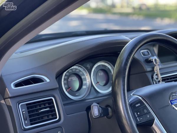 Black Volvo S80 2012 in Siauliai, with an engine capacity of 2.00 L and mileage of 435 thousand km for 4350 €, photo 8 on AUTOMOTO.COM.LV