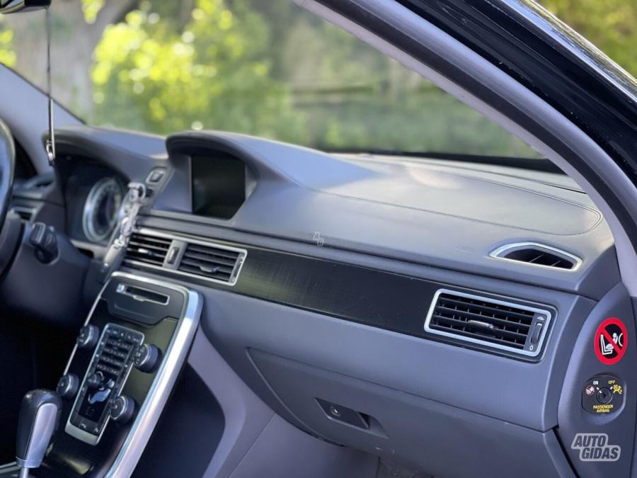 Melns Volvo S80 2012 Šauļi, ar dzinēja tilpumu 2.00 L un nobraukumu 435 tūkst. km par 4350 €, foto 16 vietnē AUTOMOTO.COM.LV