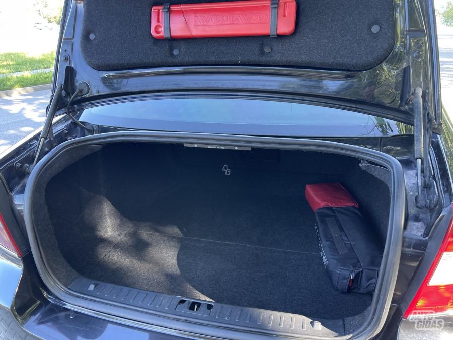 Melns Volvo S80 2012 Šauļi, ar dzinēja tilpumu 2.00 L un nobraukumu 435 tūkst. km par 4350 €, foto 18 vietnē AUTOMOTO.COM.LV