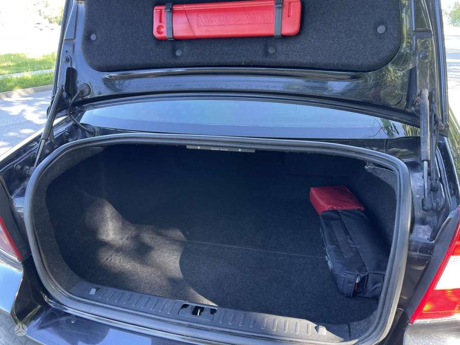 Melns Volvo S80 2012 Šauļi, ar dzinēja tilpumu 1.98 L un nobraukumu 435 tūkst. km par 4350 €, foto 18 vietnē AUTOMOTO.COM.LV