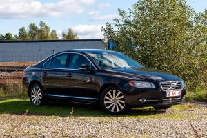 Black Volvo S80 2012 in Riga, with an engine capacity of 2.00 L and mileage of 160 thousand km for 8995 €, photo  on AUTOMOTO.COM.LV