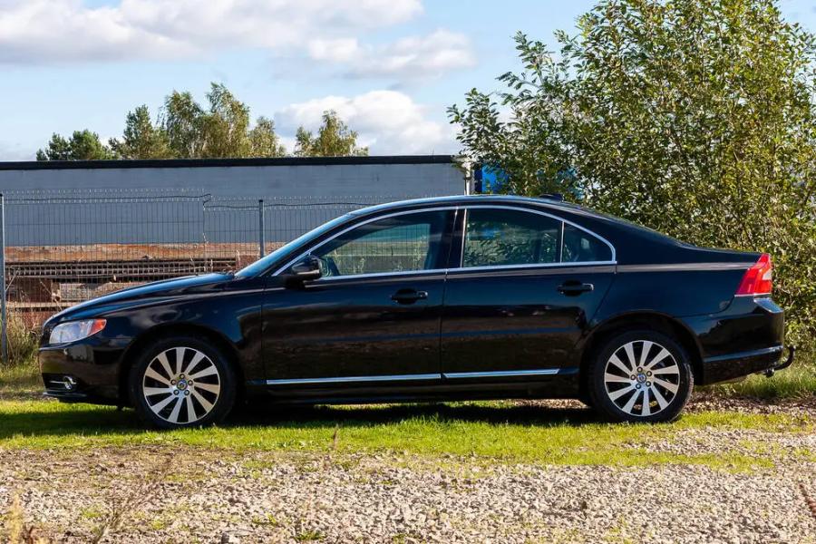Melns Volvo S80 2012 Rīga, ar dzinēja tilpumu 2.00 L un nobraukumu 160 tūkst. km par 8995 €, foto 9 vietnē AUTOMOTO.COM.LV