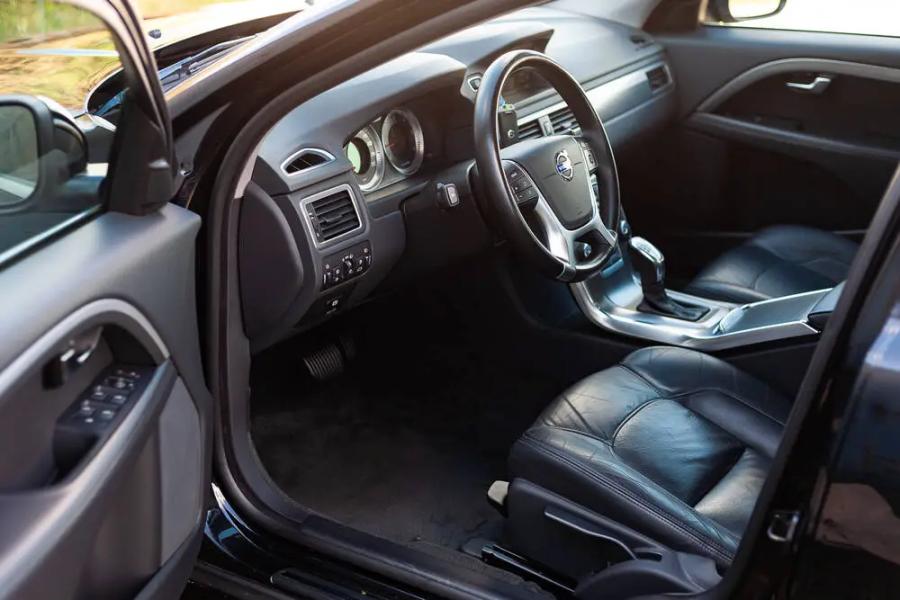Melns Volvo S80 2012 Rīga, ar dzinēja tilpumu 2.00 L un nobraukumu 160 tūkst. km par 8995 €, foto 16 vietnē AUTOMOTO.COM.LV
