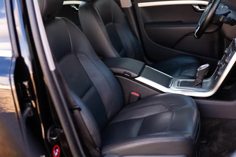 Melns Volvo S80 2012 Rīga, ar dzinēja tilpumu 2.00 L un nobraukumu 160 tūkst. km par 8995 €, foto 24 vietnē AUTOMOTO.COM.LV